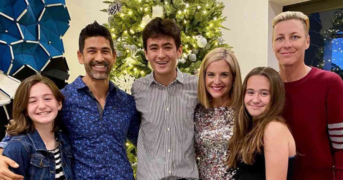 Glennon Doyle Net Worth 2024 | Earnings, Career, Bio & Family